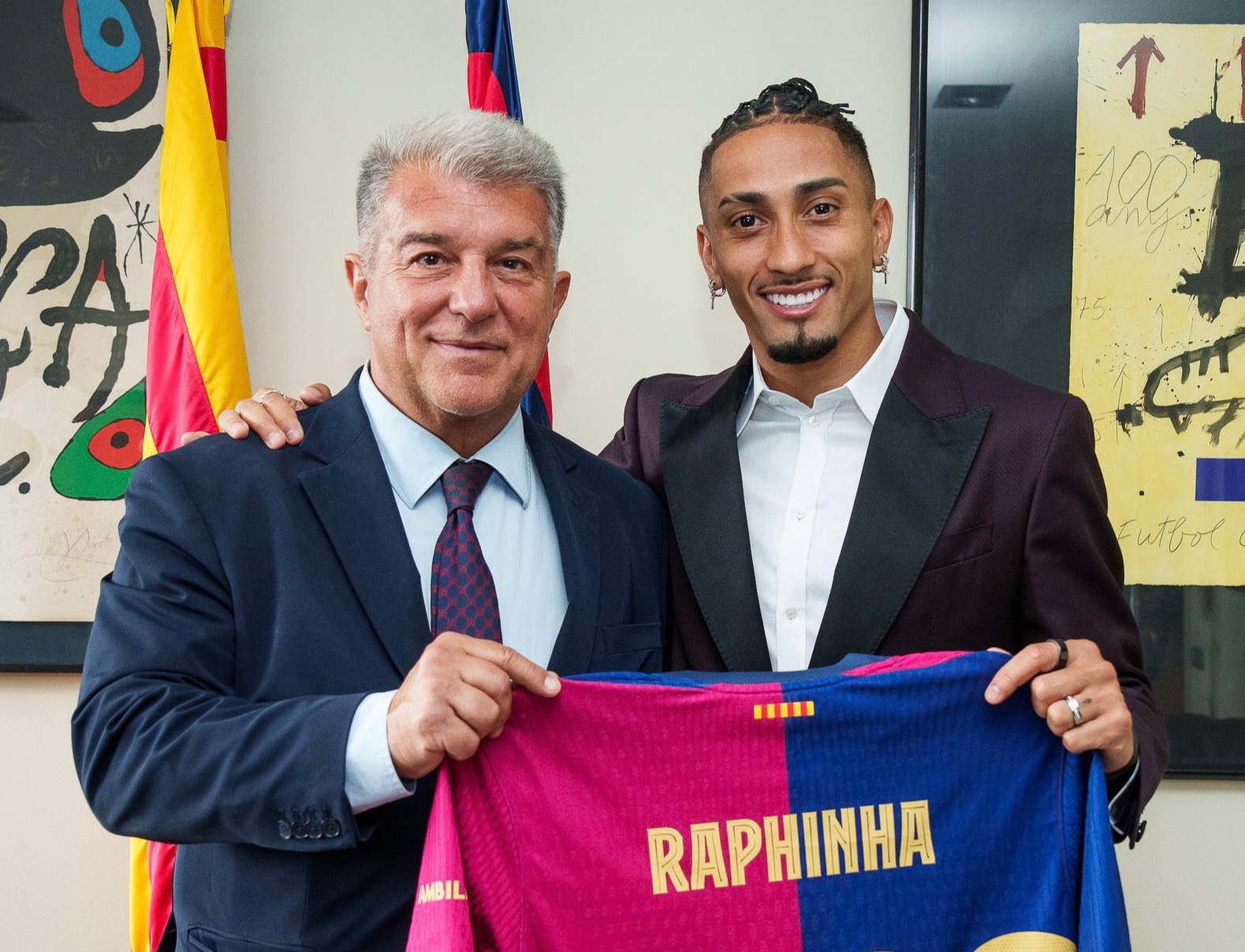 Breaking! Raphinha signs contract extension with Barcelona - Awoof Sports